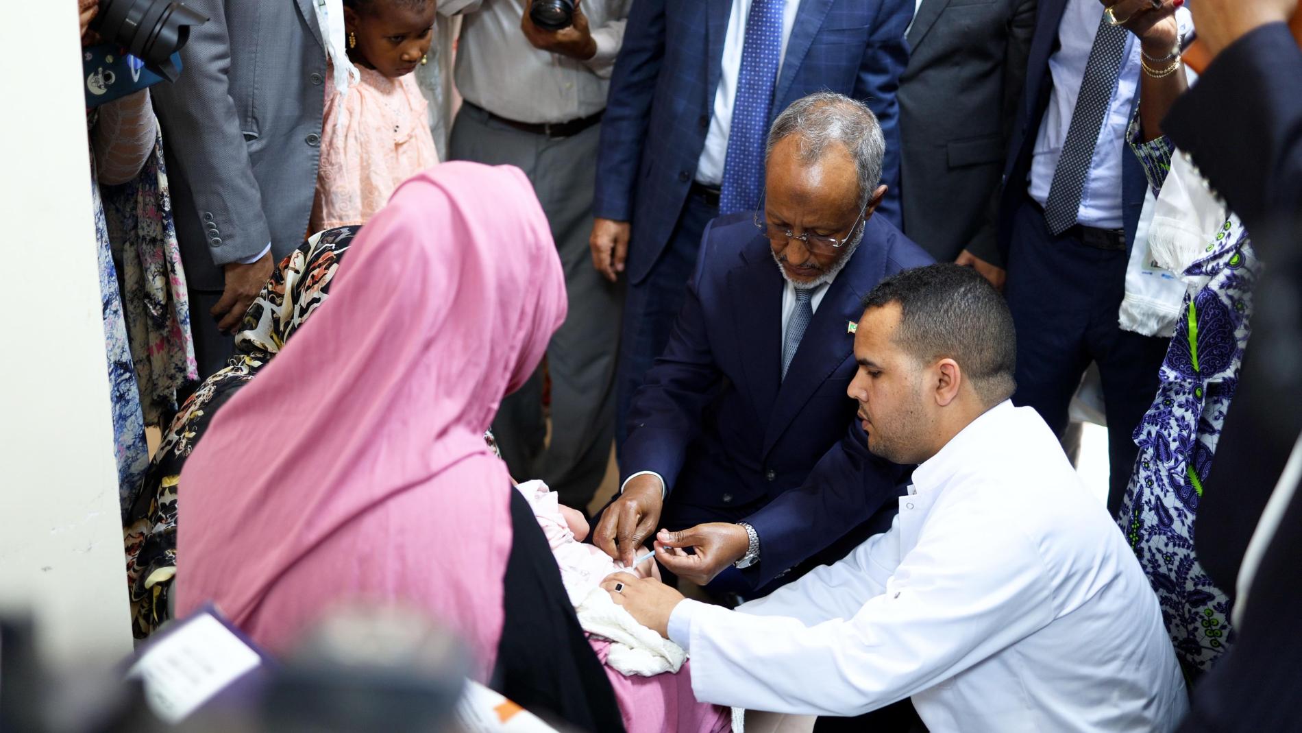 Lancement officiel du vaccin hexavalent dans la vaccination de routine en Mauritanie : une ...